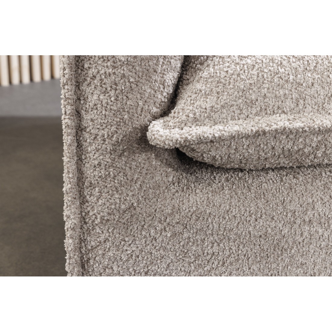 Canapé droit KALIA beige champagne – Tissu bouclette 3 places élégant