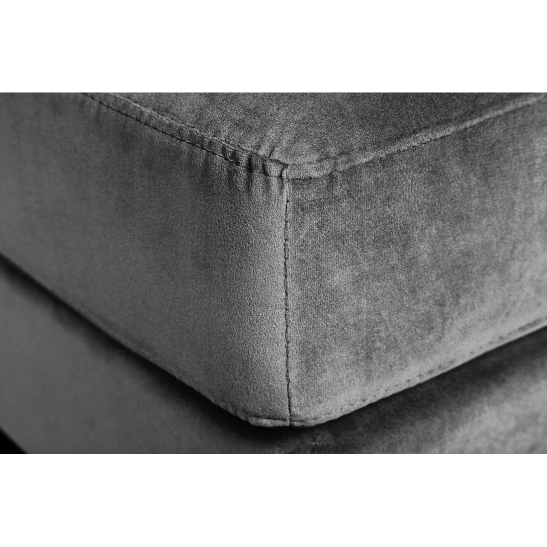 Pouf KOLIRI gris – design en velours pour salon